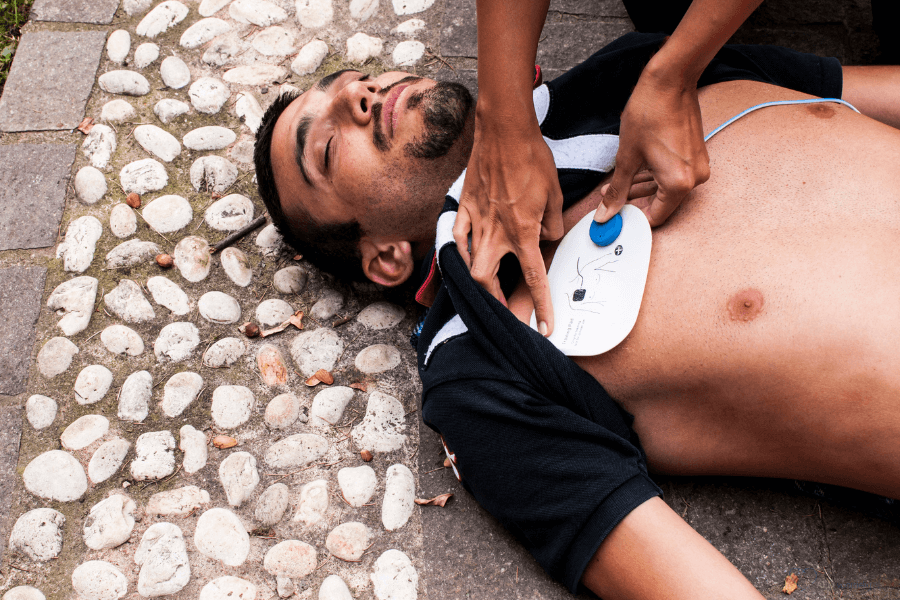 AED elektroden plakken | AEDvoordelig.nl